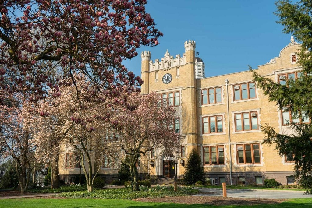 Mund College Center - Student Life